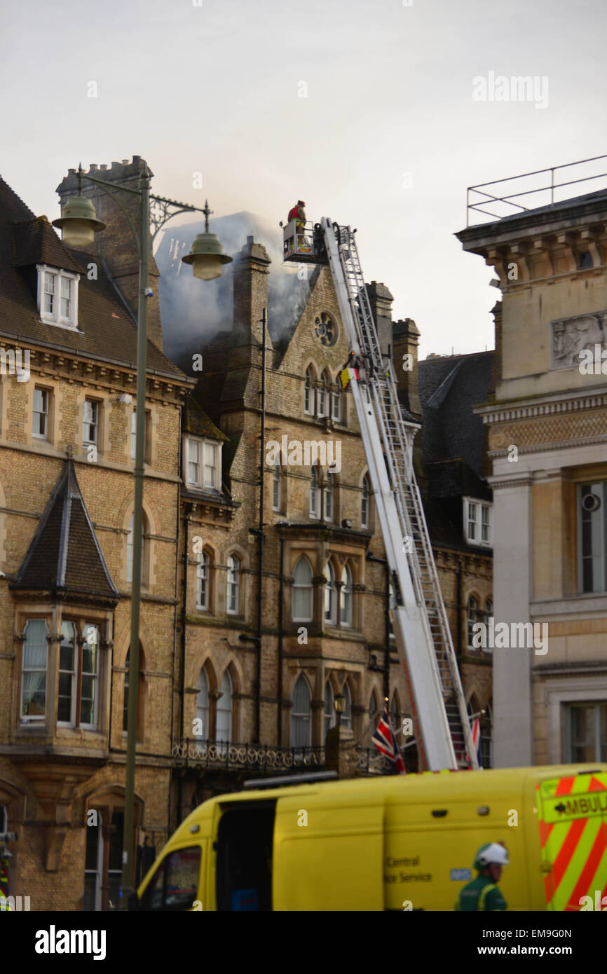 Oxford, UK. 17th April, 2015. Fire takes out the top floor of the ...