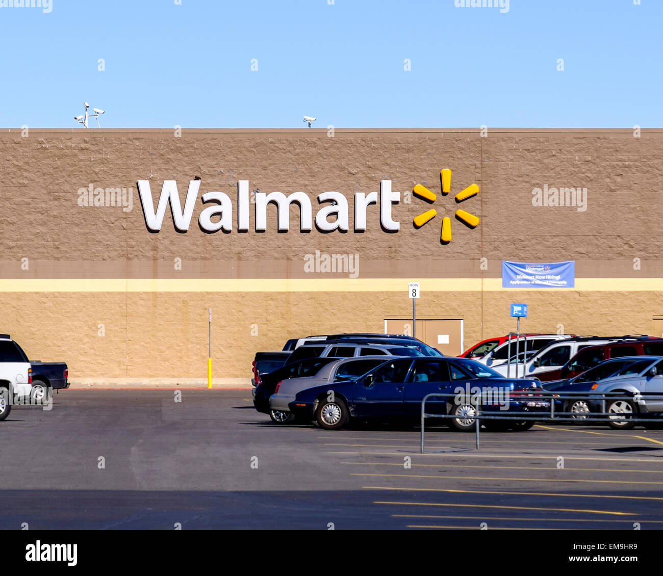 Exterior entrance to walmart hi-res stock photography and images - Alamy Exterior entrance to walmart hi-res stock photography and images - Alamy