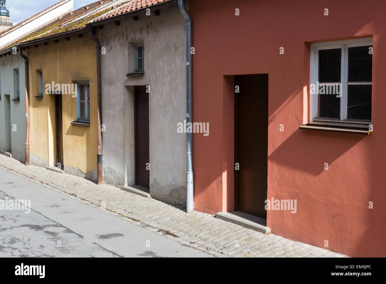 Terrace of small houses hi-res stock photography and images - Alamy