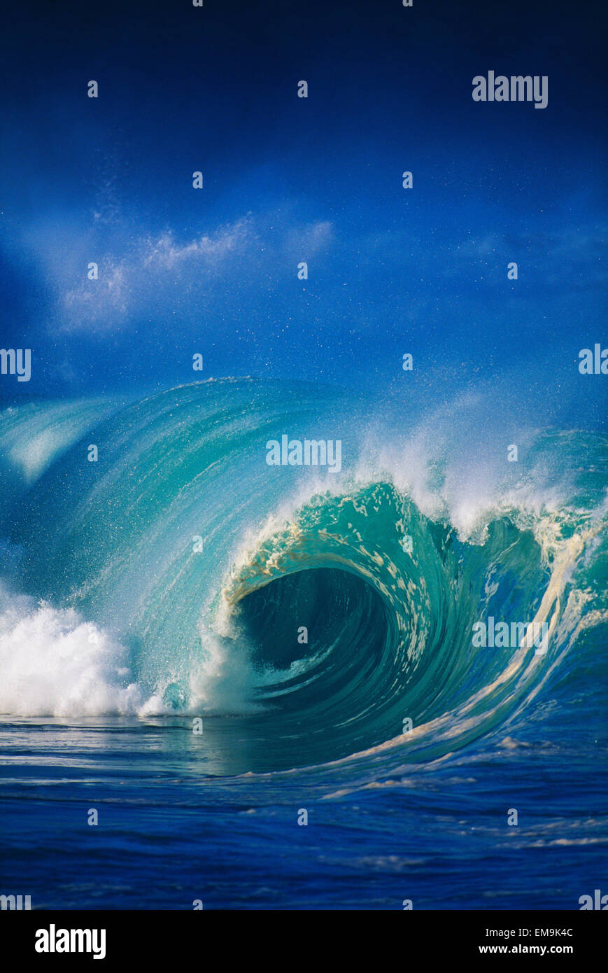 Hawaii, Oahu, North Shore, Waimea Shorebreak, Rough Seas, Soft Sunlight ...