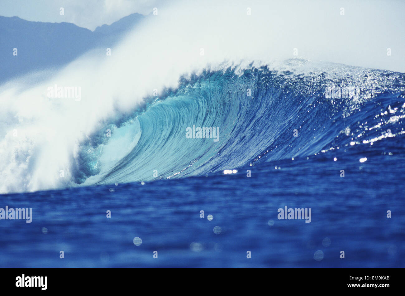 Hawaii, Oahu, Perfect Wave At Pipeline Stock Photo - Alamy