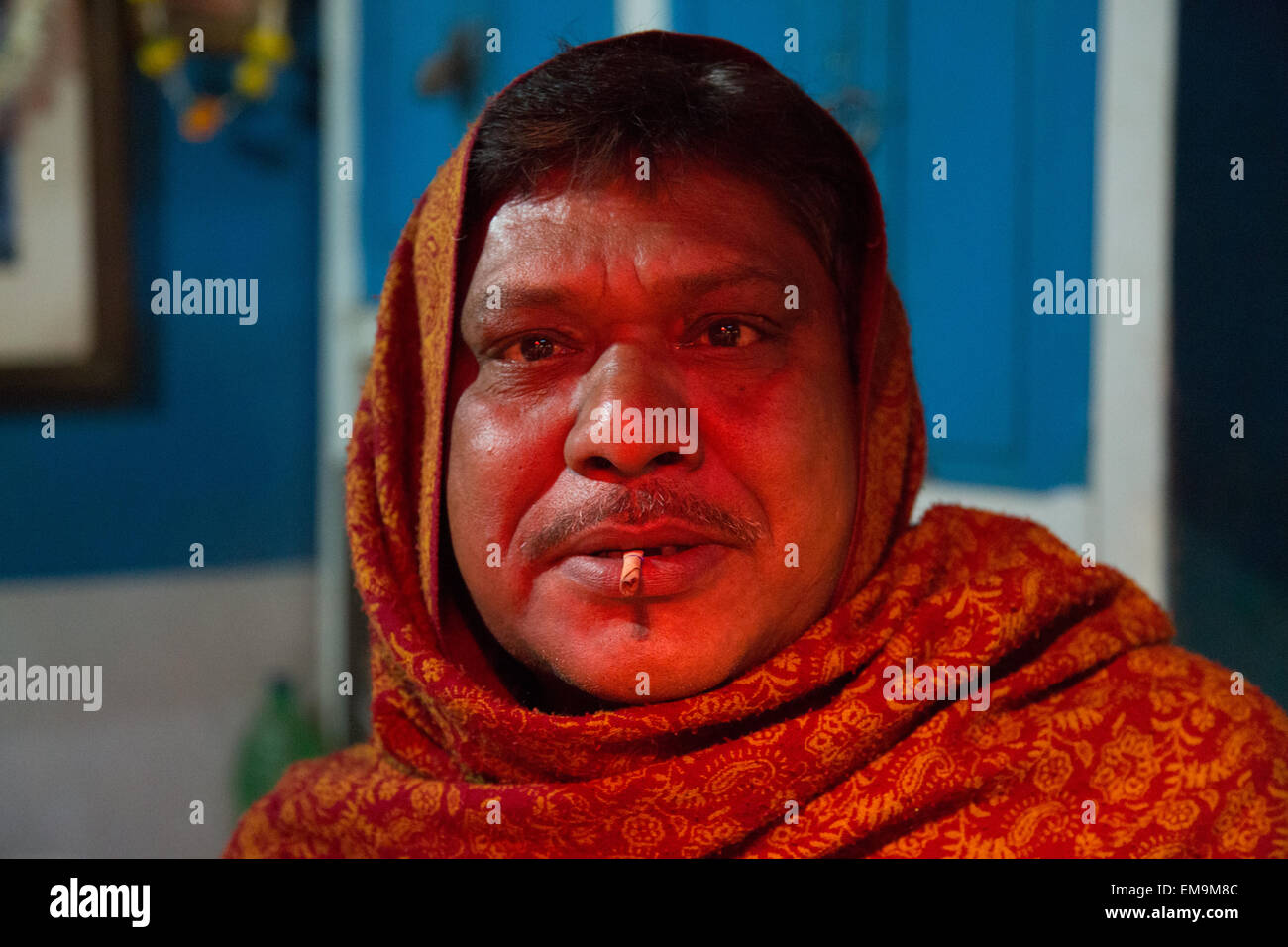 Calcutta smoke hi-res stock photography and images - Alamy