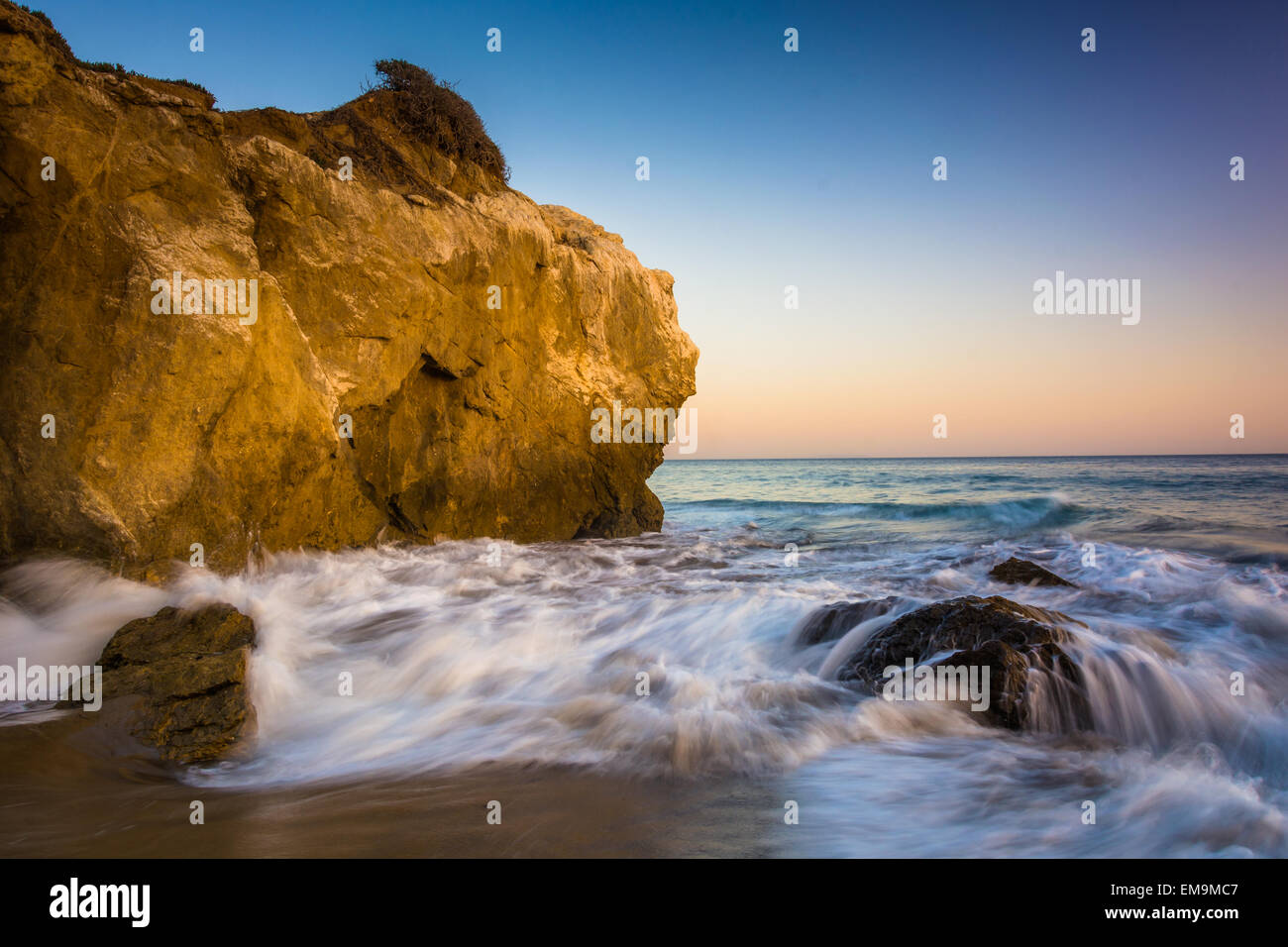 Rocks and waves in the Pacific Ocean, at El Matador State Beach, Malibu ...