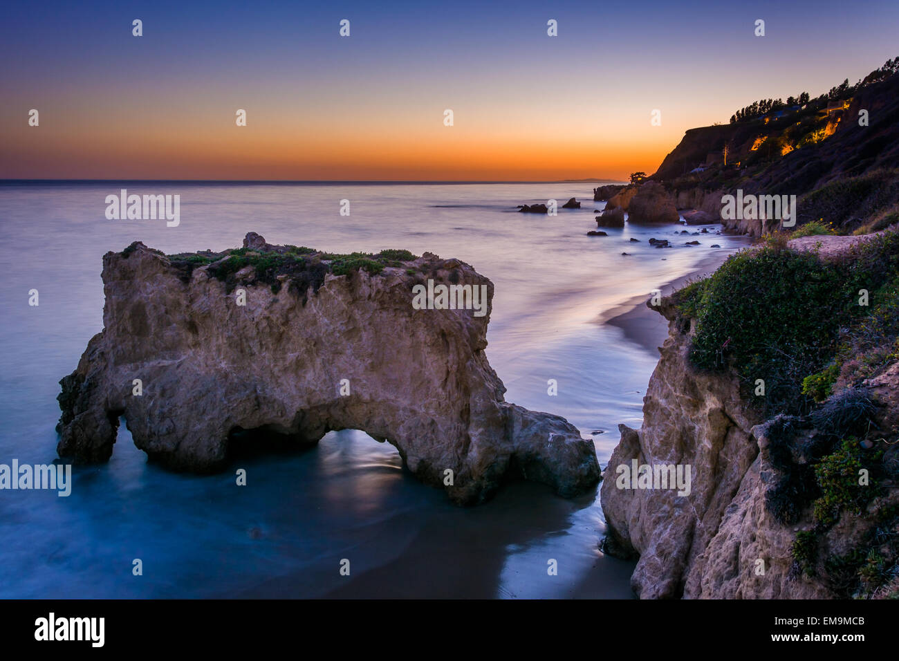 Malibu ocean sunset hi-res stock photography and images - Alamy