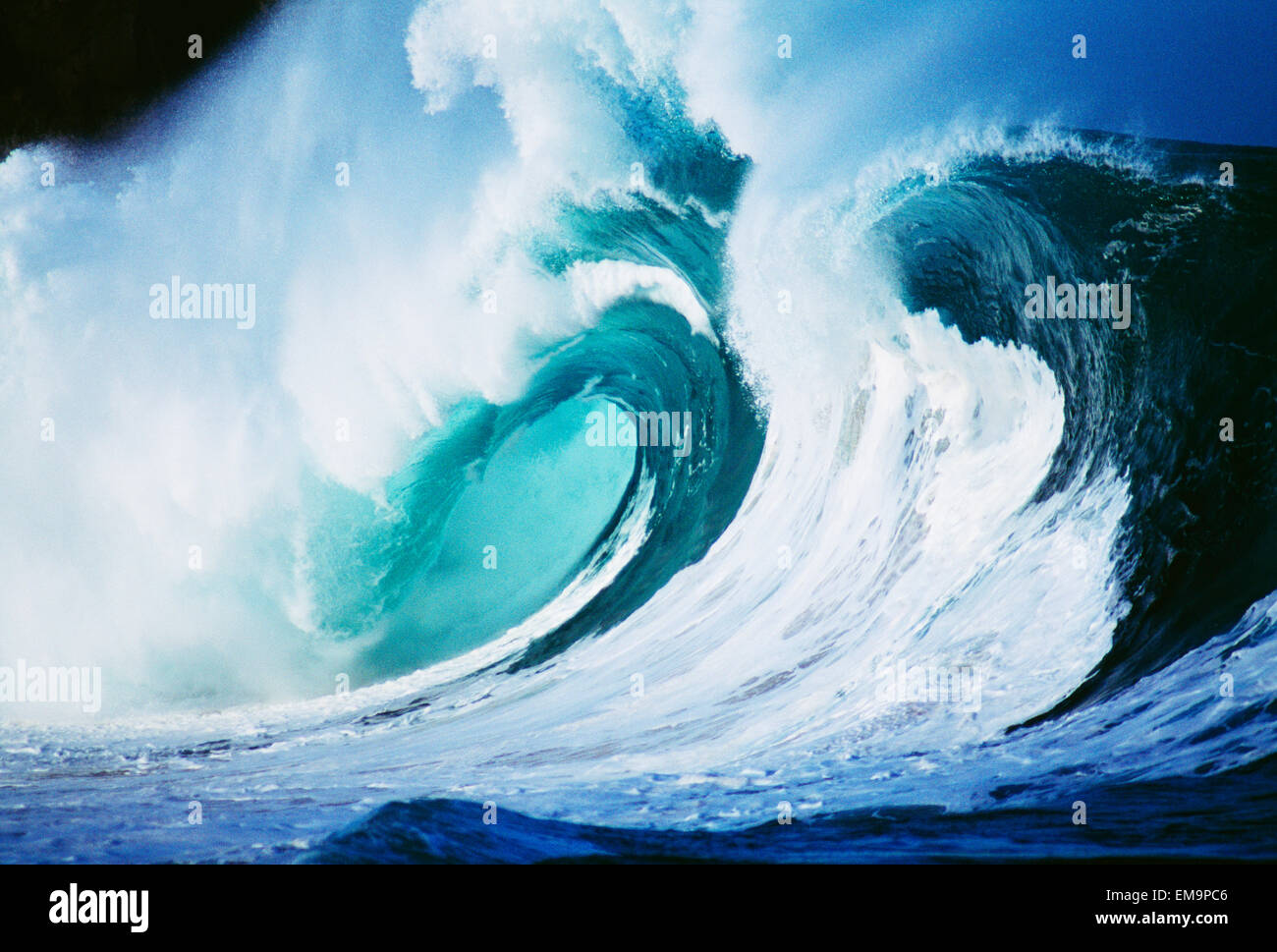 Stormy Ocean Wave Curling Over With Whitewash And A Barrel Forming ...