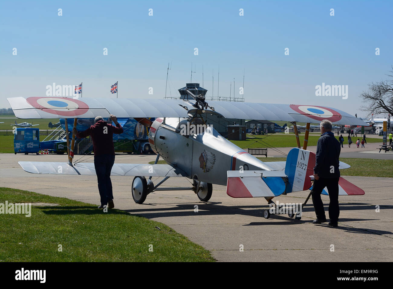 Vintage biplane hi-res stock photography and images - Alamy