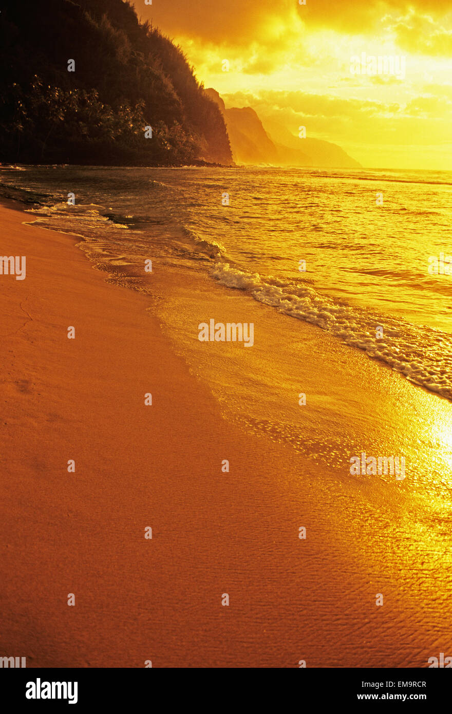 Hawaii, Kauai, Na Pali Coast, Beach At Sunset, Golden Orange ...