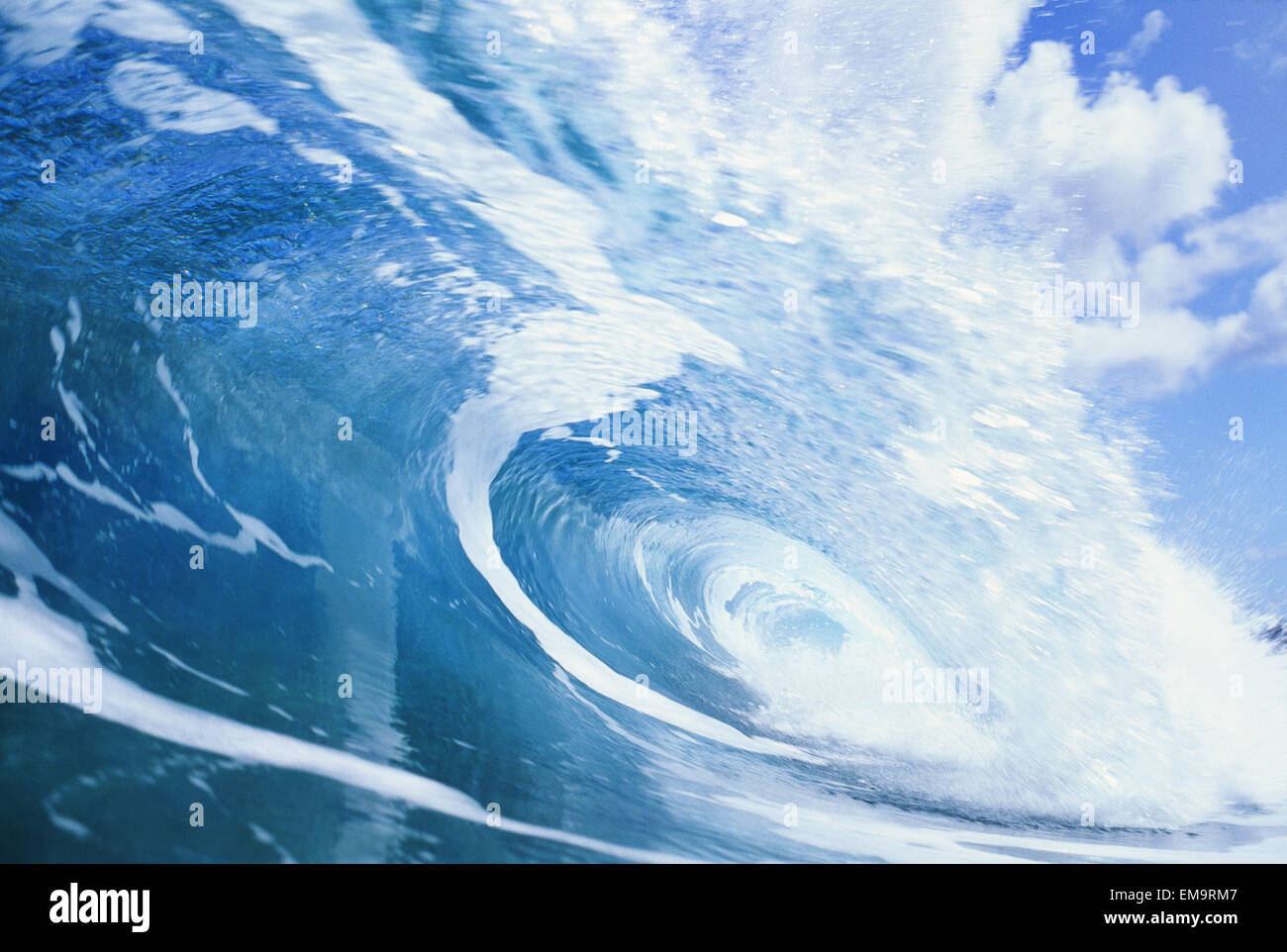 Hawaii large curling blue wave hi-res stock photography and images - Alamy