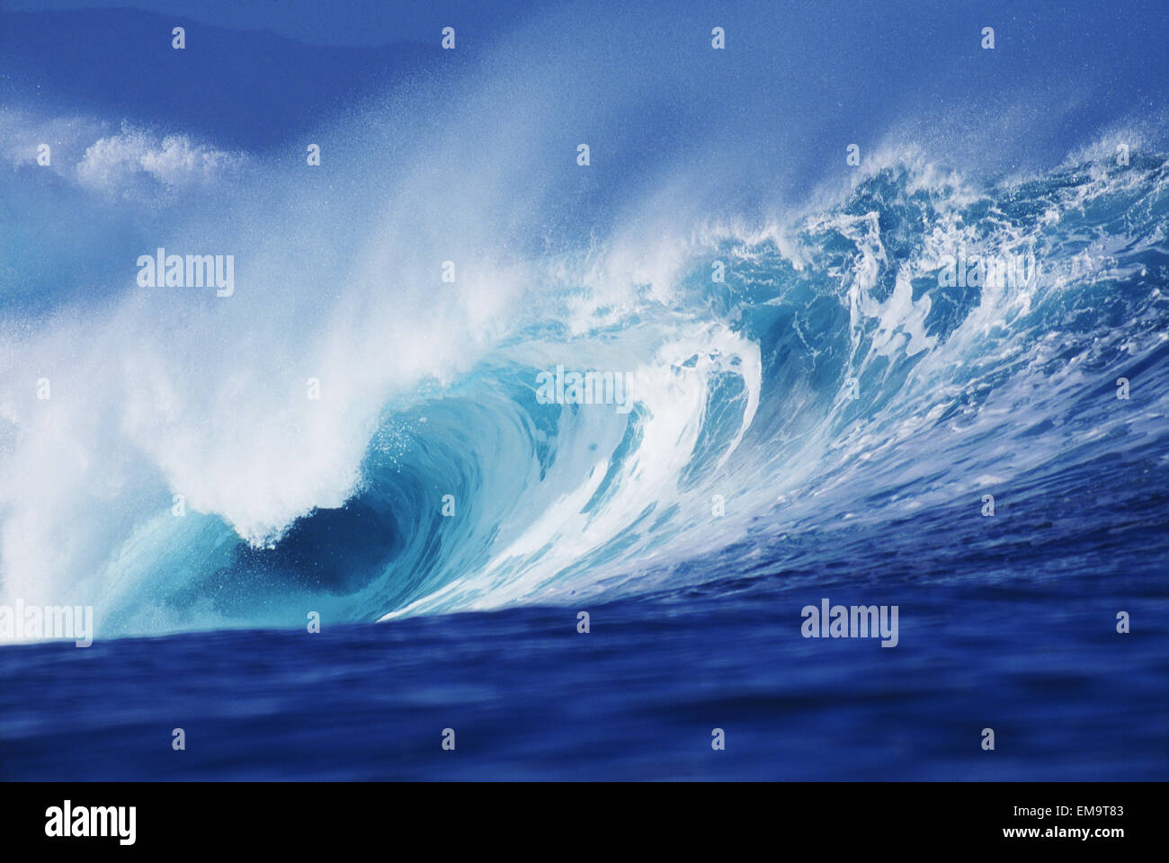 Hawaii, Oahu, Perfect Wave At Pipeline Stock Photo - Alamy