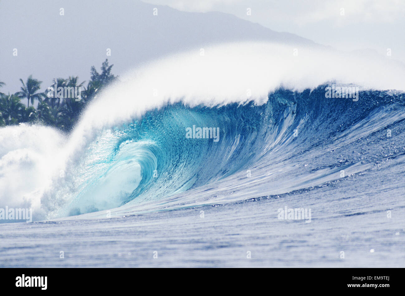 Hawaii, Oahu, Perfect Wave At Pipeline Stock Photo - Alamy