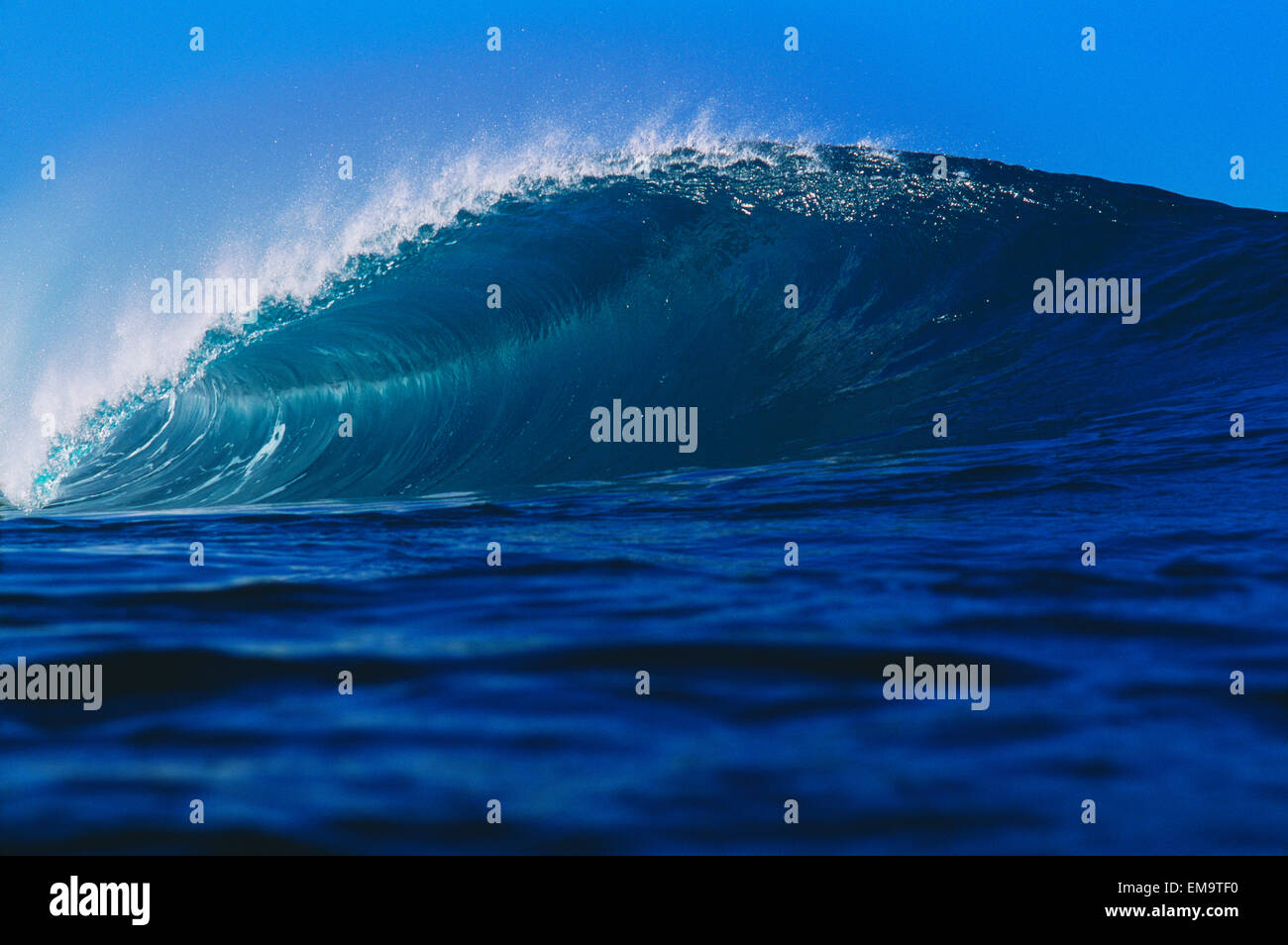 Hawaii, Oahu, Perfect Wave At Pipeline Stock Photo - Alamy