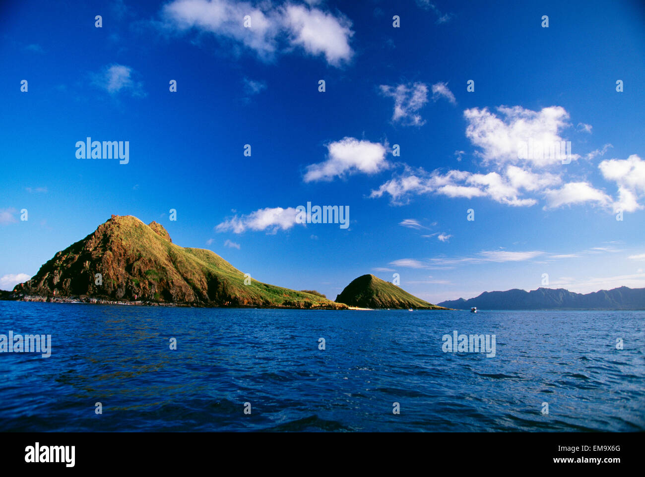 Hawaii, Oahu, Lanikai, View Of Ocean, Sky, Clouds And Mokulua Islands ...