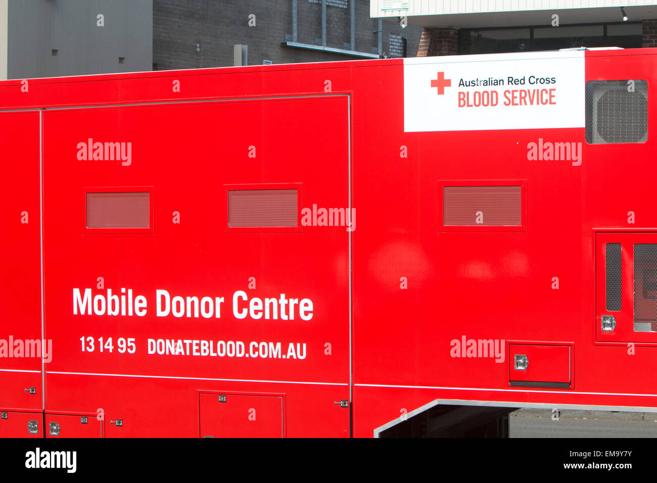 mobile australian blood donor vehicle parked in Sydney for those ...