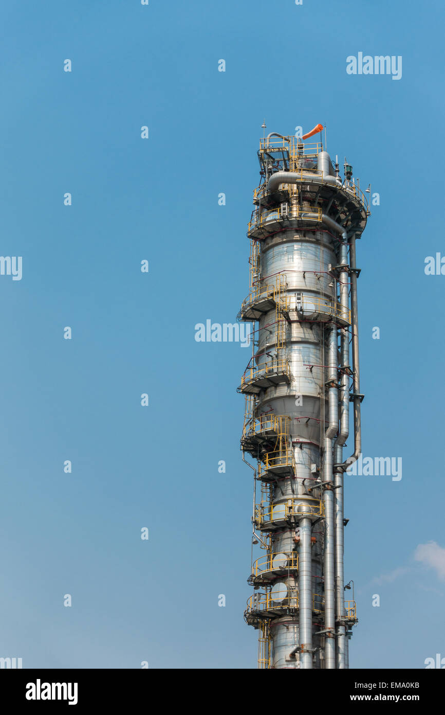 Process Column of Natural Gas Plant Stock Photo - Alamy