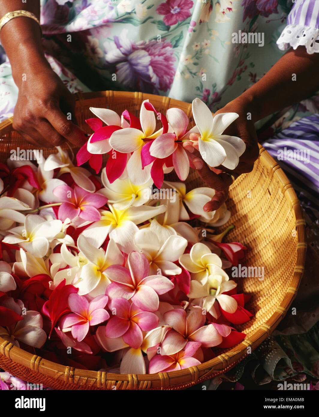 Hawaiian lei making hi-res stock photography and images - Alamy