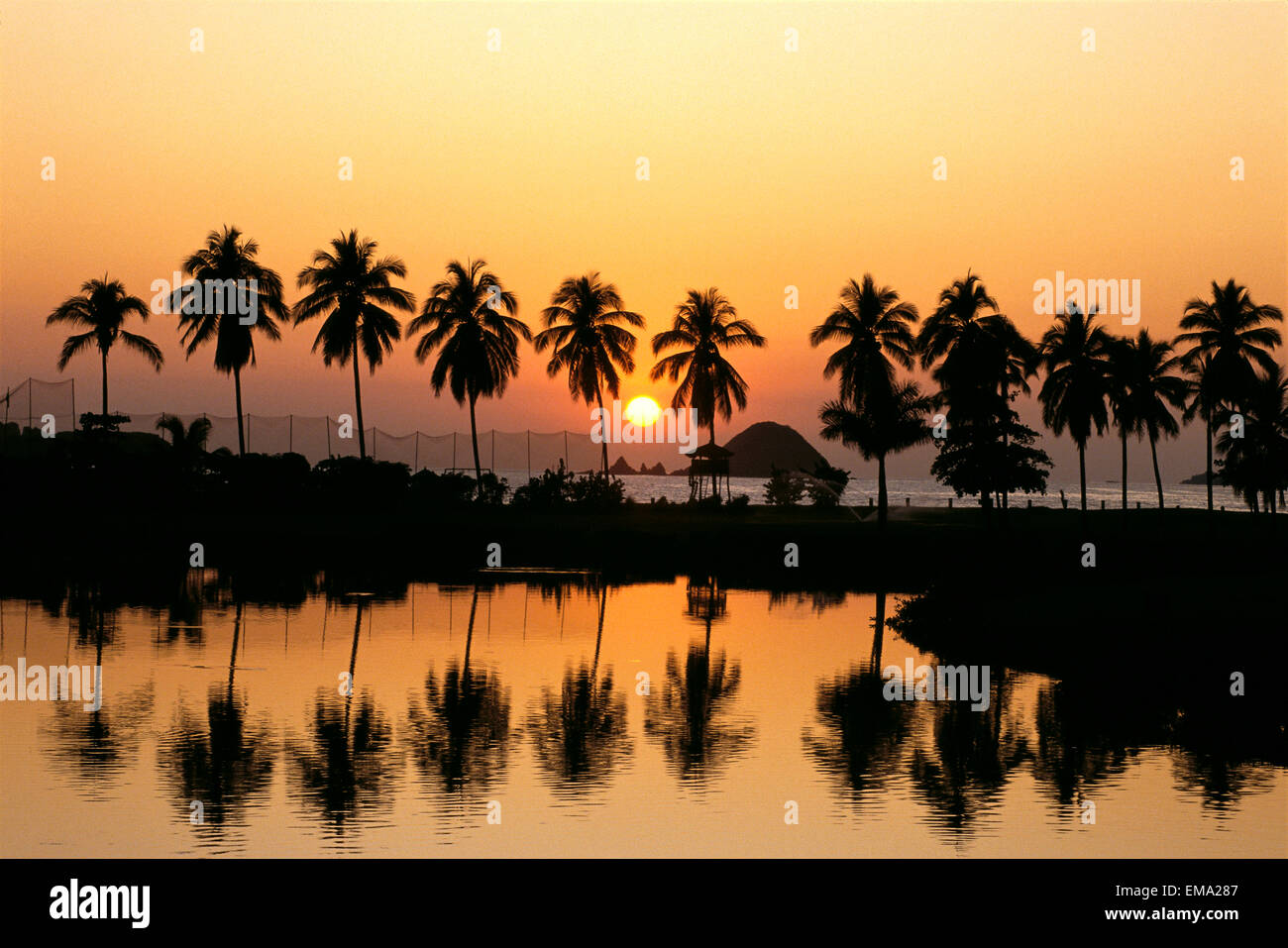 Sunset ixtapa mexico hi-res stock photography and images - Alamy