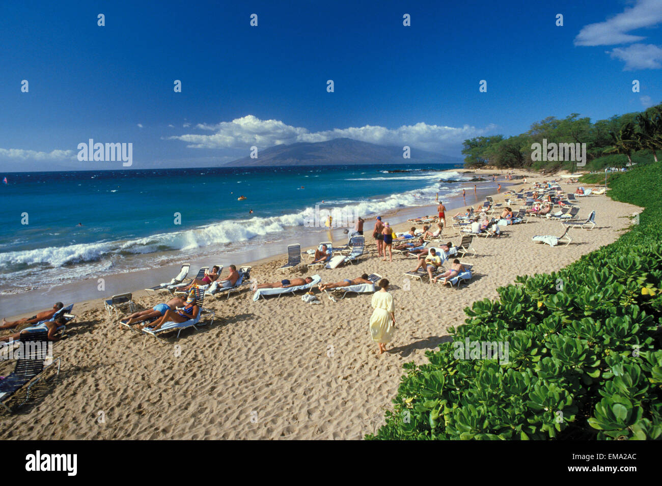 Hawaii, Maui, Beach Many People, Tourists Enjoy The Sun And Sand Stock ...