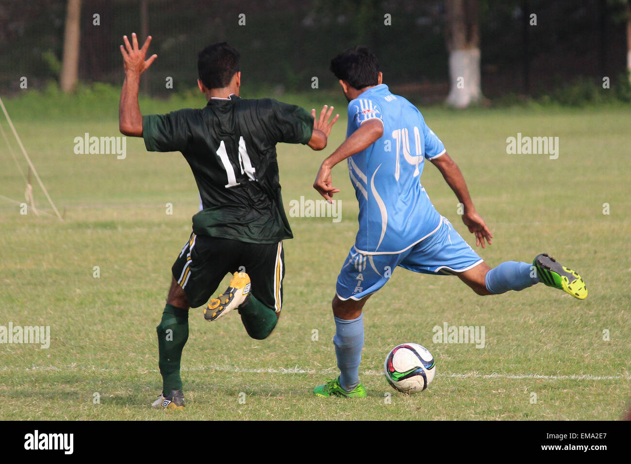 Lahore, Pakistan. 17th Apr, 2015. Pakistani players of HBL & PAF ...