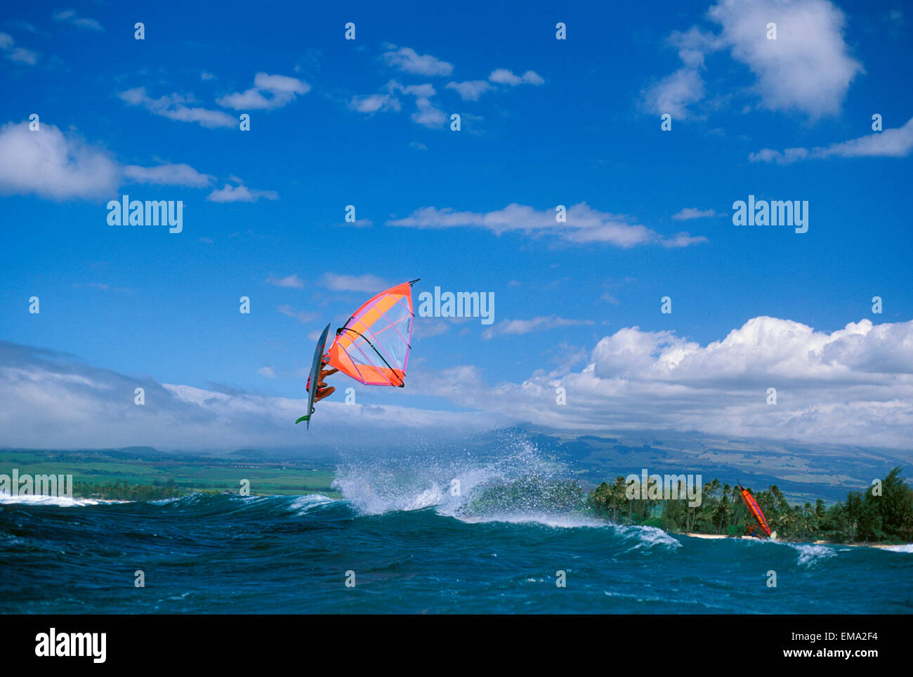 Hawaii, Maui, Kanaha, Sierra Emory Airborne, Blue Skies Stock Photo - Alamy