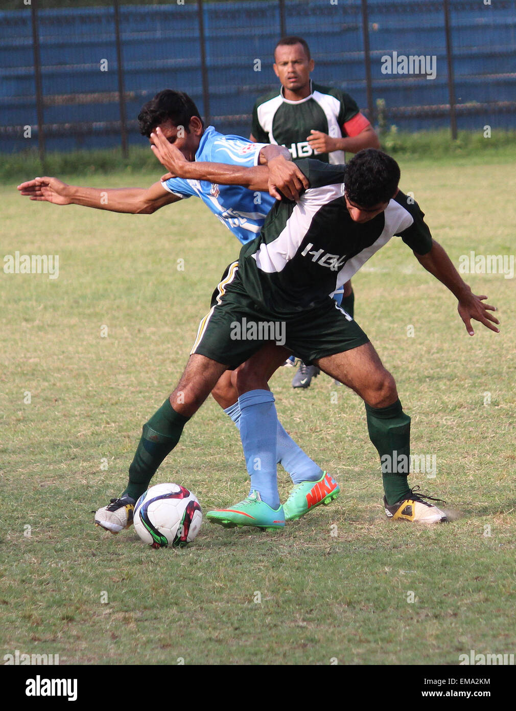 Lahore, Pakistan. 17th Apr, 2015. Pakistani players of HBL & PAF ...