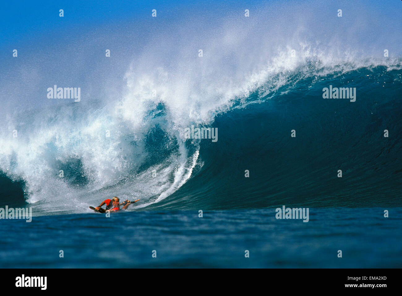Hawaii, Oahu, Mike Stewart World Champion Body Boarder Rides Large Tube ...