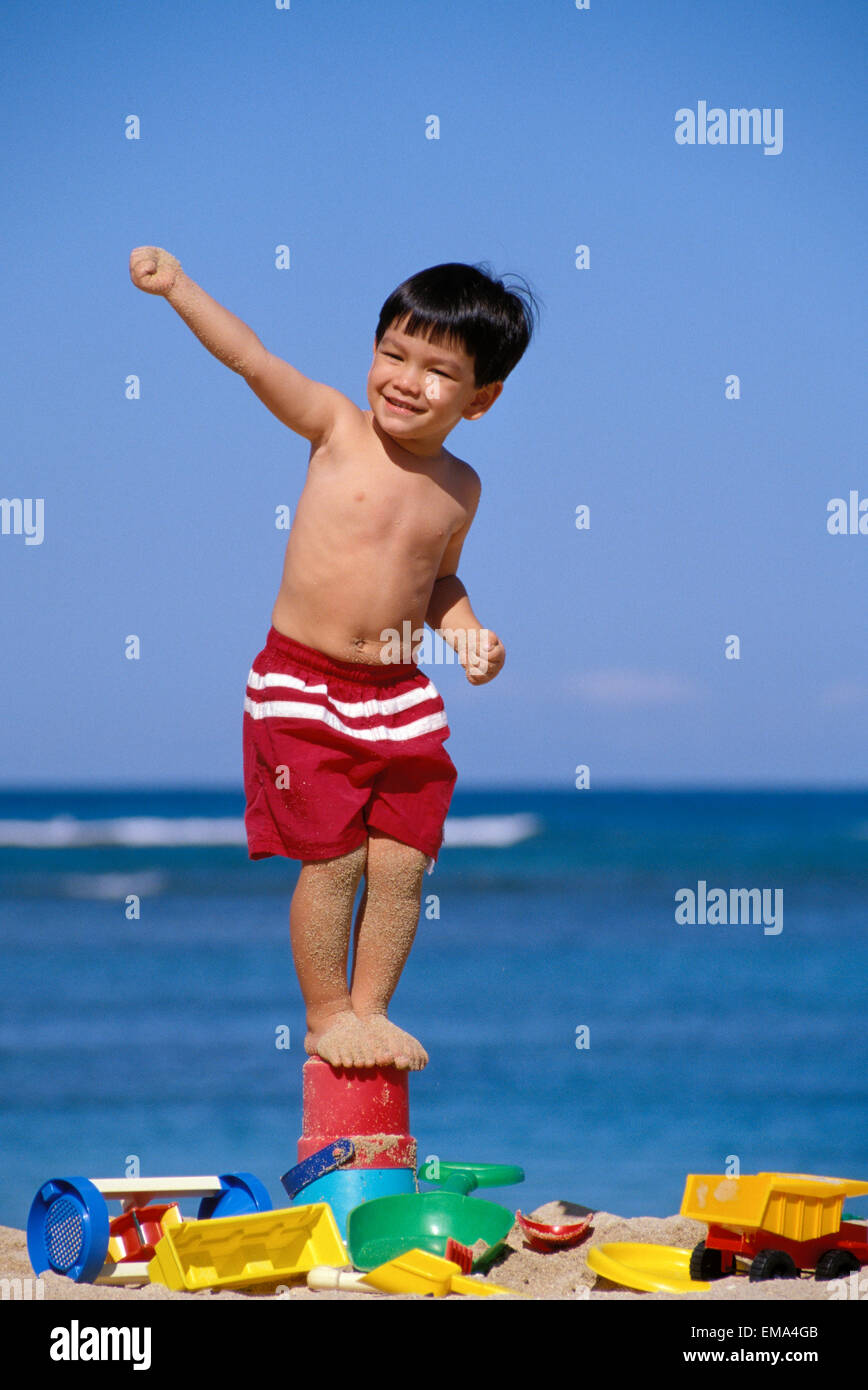Little boy stands hi-res stock photography and images - Alamy