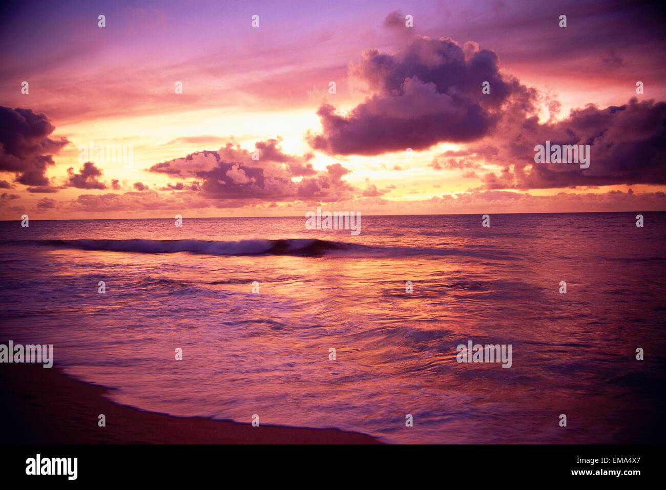 Hawaii, Sunset Over Ocean With Tiny Wave, Tropical Scenic Reflections ...