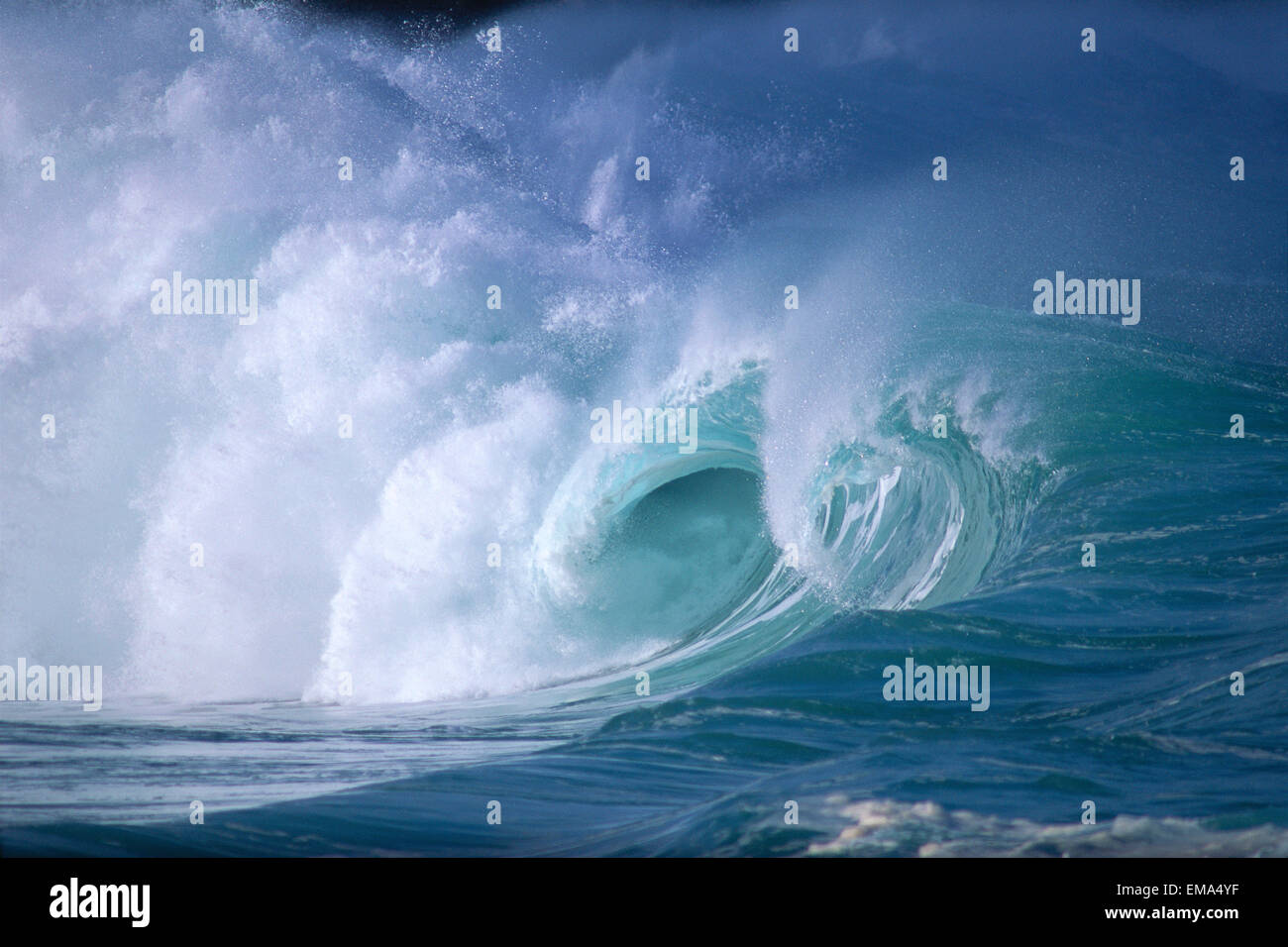 Hawaii, Side Distant View Of Dramatic Big Waves Curling And Crashing ...