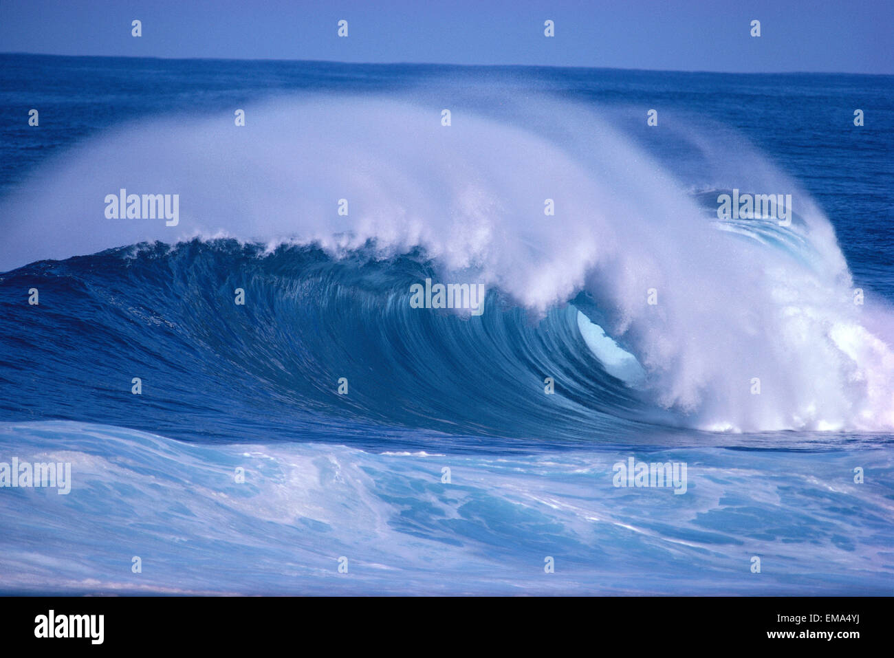 Hawaii, Side Angle Of Large Wave Curling With Whitewash Foreground A31D ...
