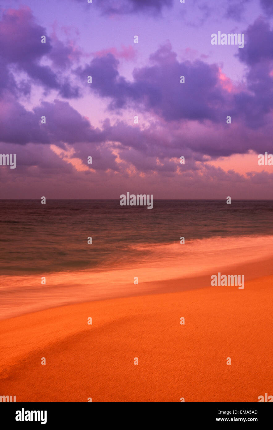 Hawaii, Dreamy Surreal Beach Scenic.Purple Sky, Dark Ocean, Smooth ...