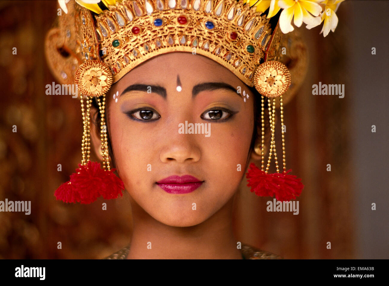 Indonesia, Bali, Legong Dancer, Close Up Of Her Face B1751 Stock Photo - Alamy