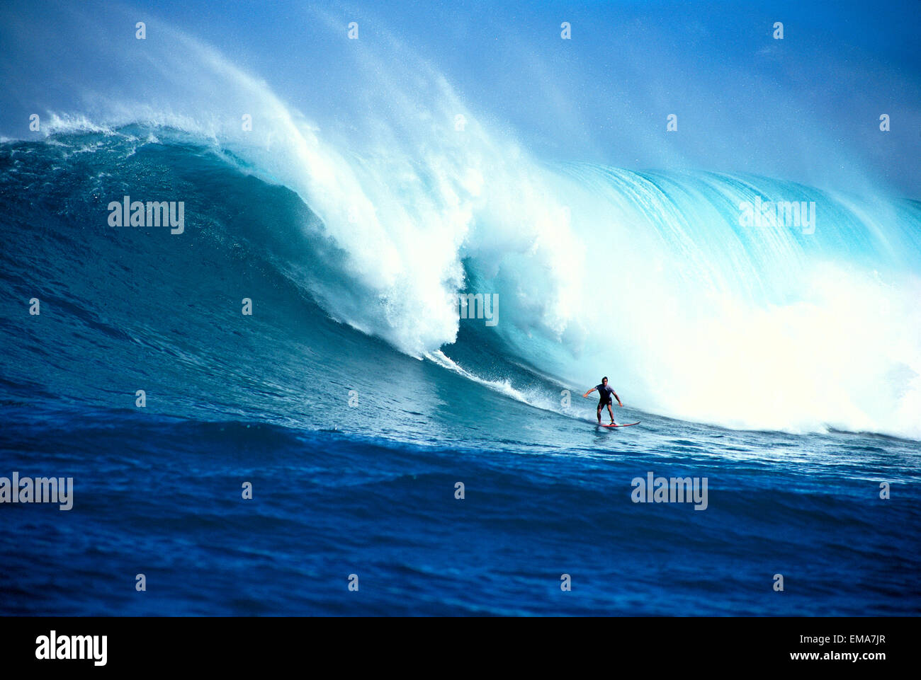 Hawaii, Maui, Peahi, Big Wave Surfing, Buzzy Kerbox Stock Photo - Alamy