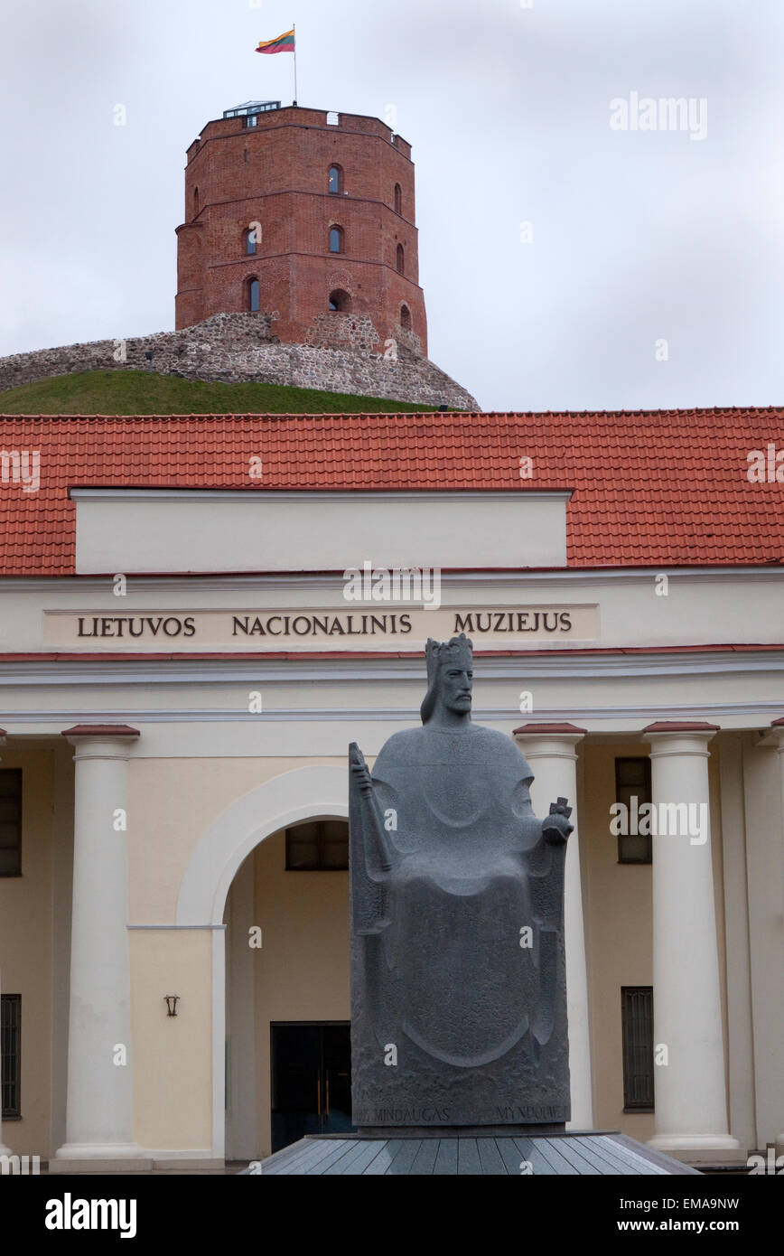 Statue of king mindaugas hi-res stock photography and images - Alamy