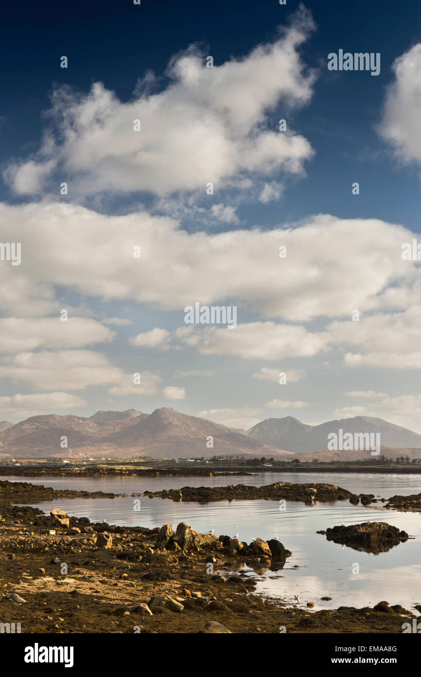 The twelve bens of connemara hi-res stock photography and images - Alamy
