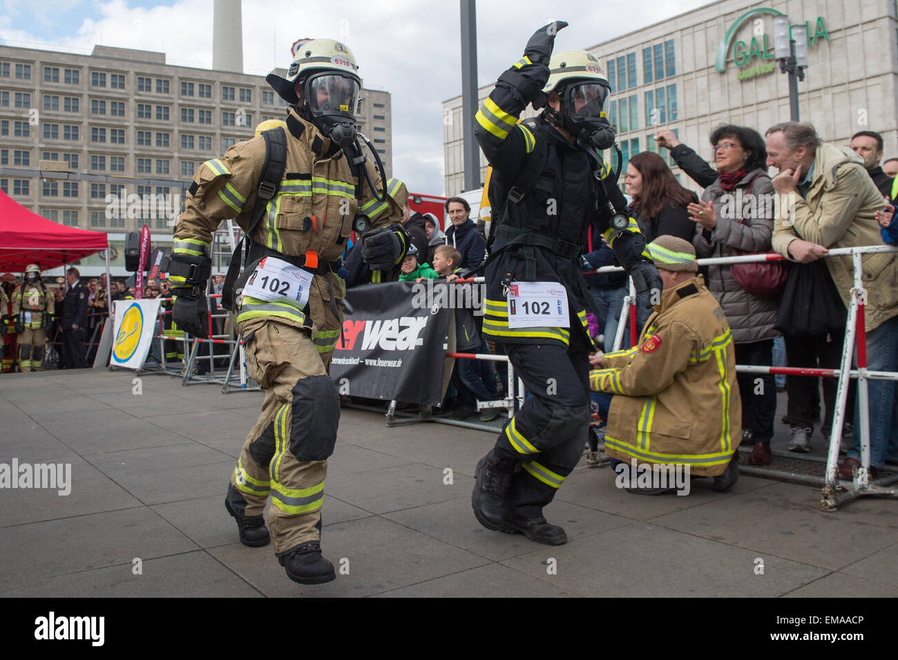 Leading firefighter hi-res stock photography and images - Alamy