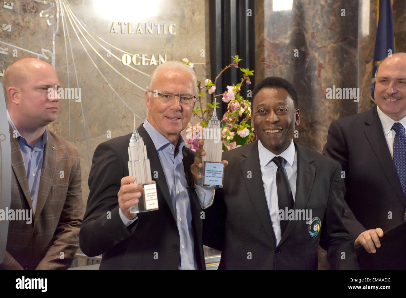 Franz beckenbauer and pele hi-res stock photography and images - Alamy
