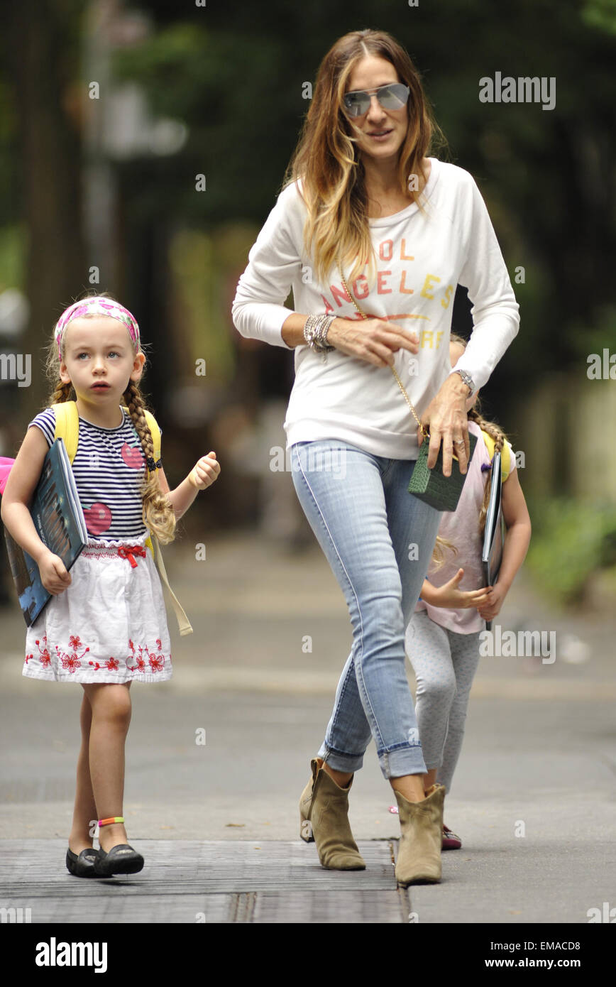 Sarah Jessica Parker takes her twin daughters Tabitha and Marion ...