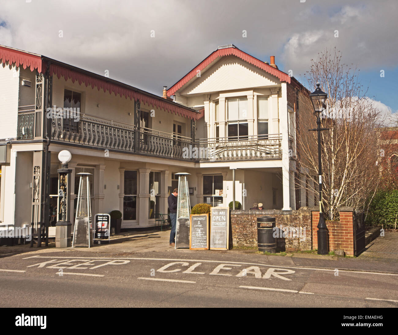 Stockbridge, Hampshire, Cafe, Restaurant, High Street Stock Photo - Alamy