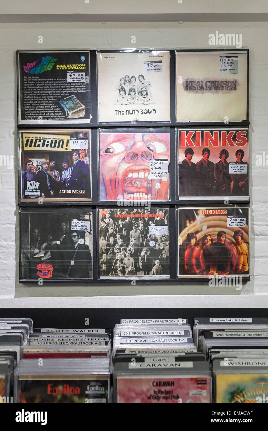 Physical albums hi-res stock photography and images - Alamy