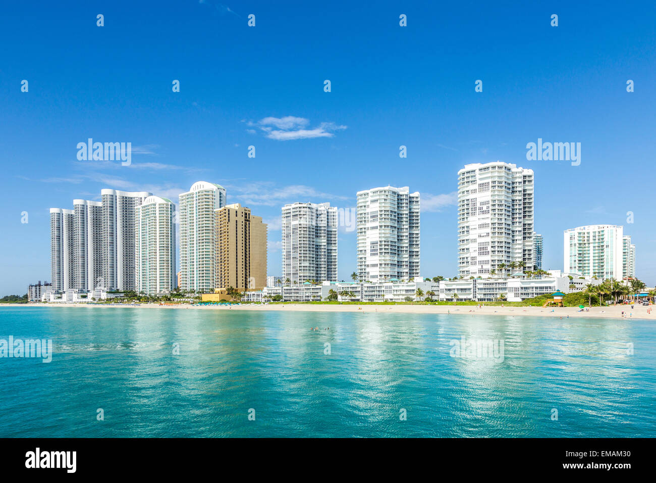 Tropical skyscraper hi-res stock photography and images - Alamy