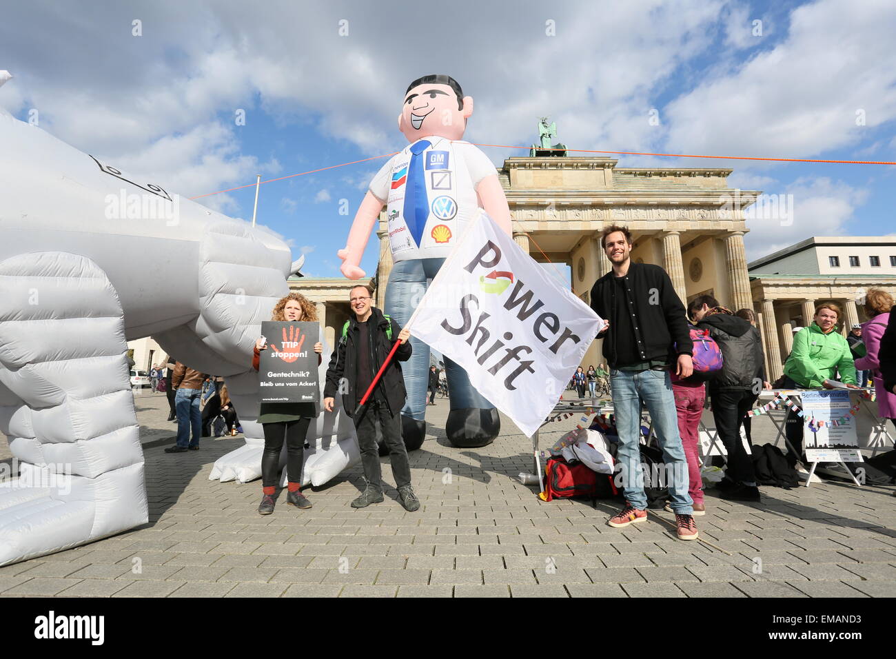 Berlin, Germany. 18th Apr, 2015. Activists create a protest chain ...