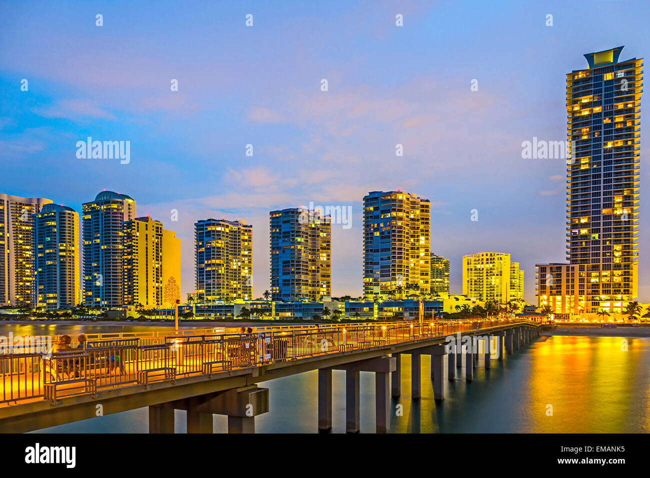 Sunny isles beach skyline hi-res stock photography and images - Alamy