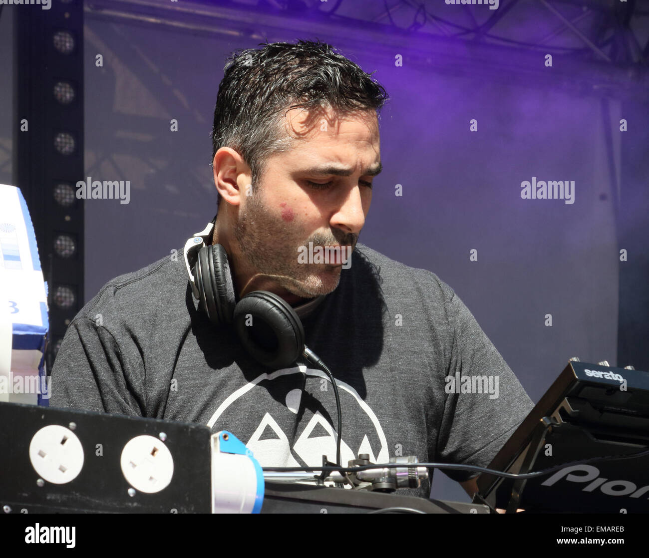 Dj yoda hi-res stock photography and images - Alamy