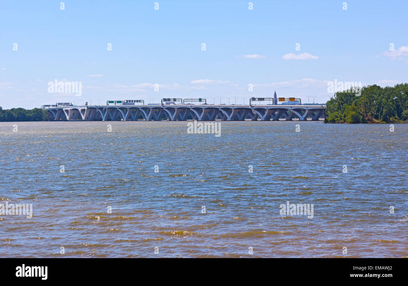 Woodrow Wilson Memorial Bridge photographed from the National Harbor ...