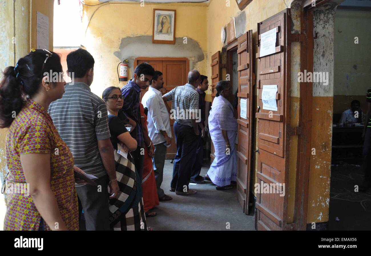 Kolkata, India. 18th Apr, 2015. Indian voter on the line at the polling ...
