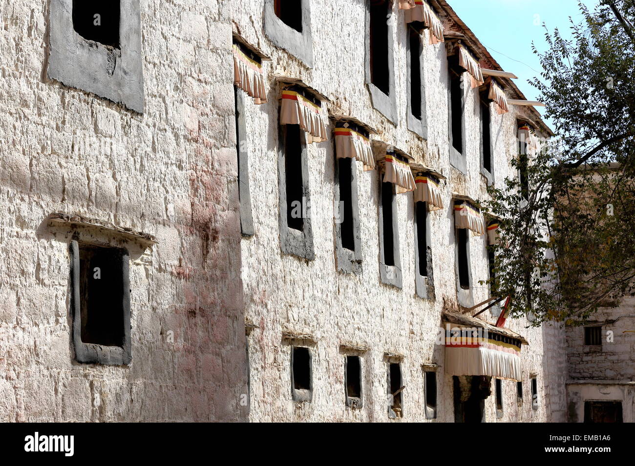 Sera temple hi-res stock photography and images - Alamy