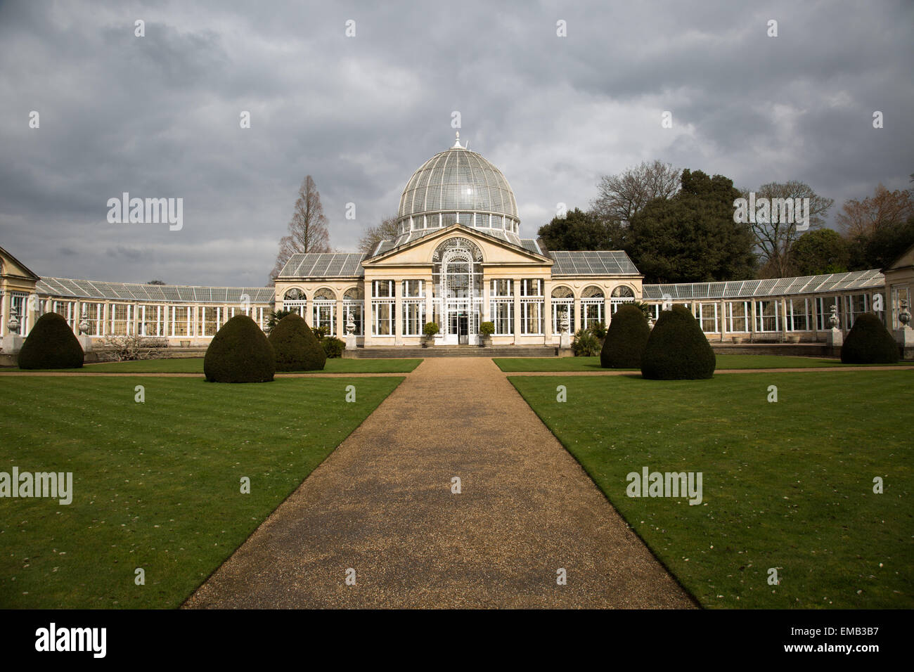 Great conservatory gardens syon house hi-res stock photography and ...