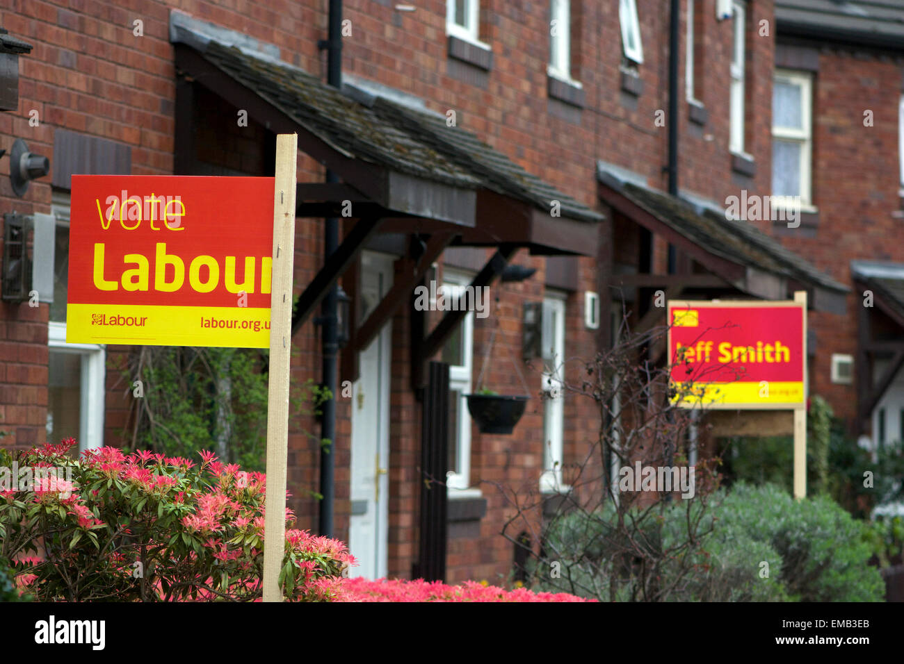Manchester back to back houses hi-res stock photography and images - Alamy