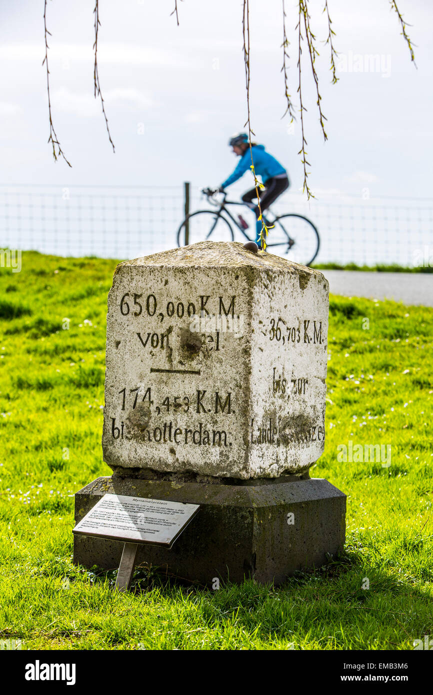 Distance marker kilometer marker hi-res stock photography and images ...
