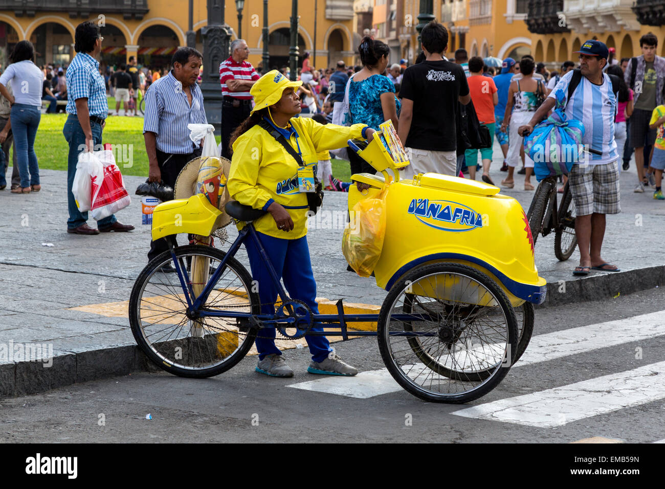 Lima, Peru. Ice Cream Vendor, Plaza de Armas Stock Photo - Alamy